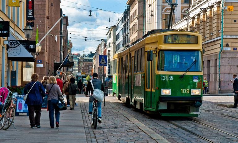 HSL-alueilla ja -Vyöhykkeillä: Kunkin vyöhykkeen toiminta ja hinnat ...